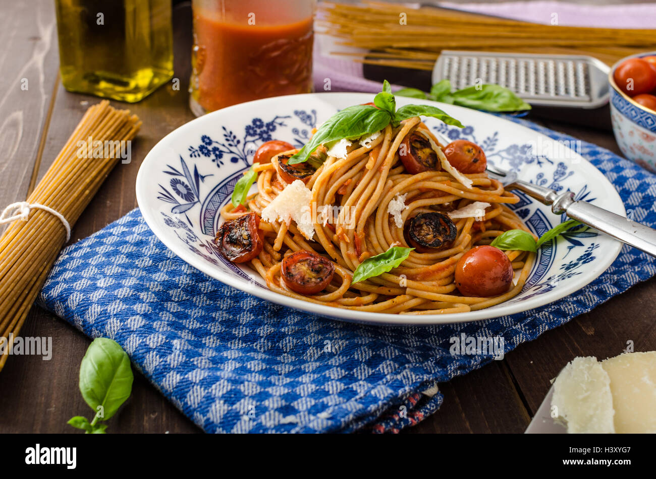 Wholemeal pasta with roasted tomato and garlic, homemade tomato salsa ...