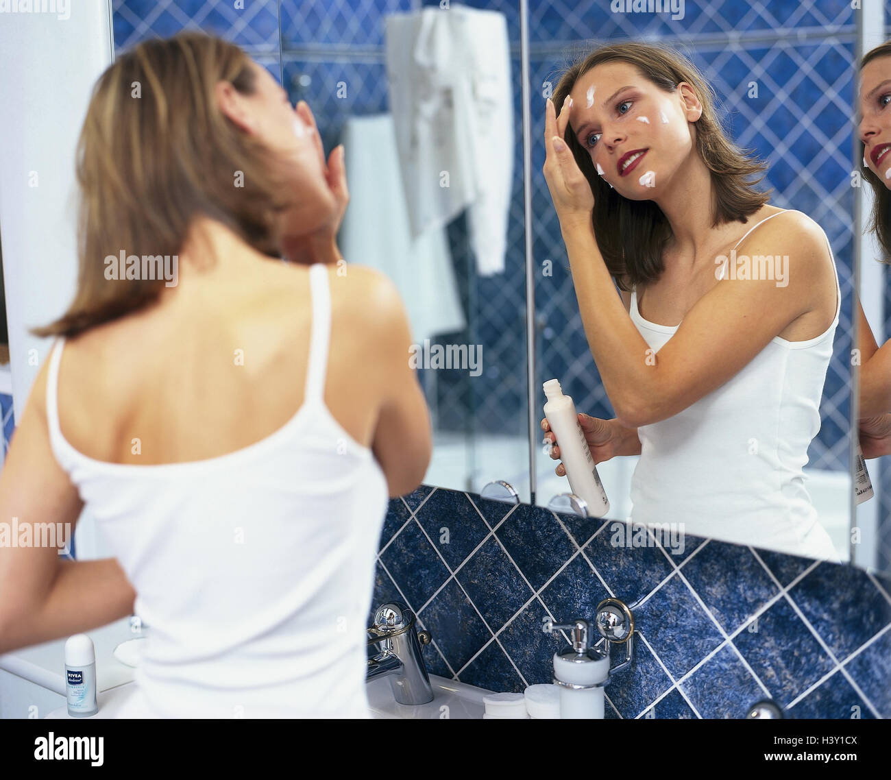 Cream reflector hi-res stock photography and images - Alamy