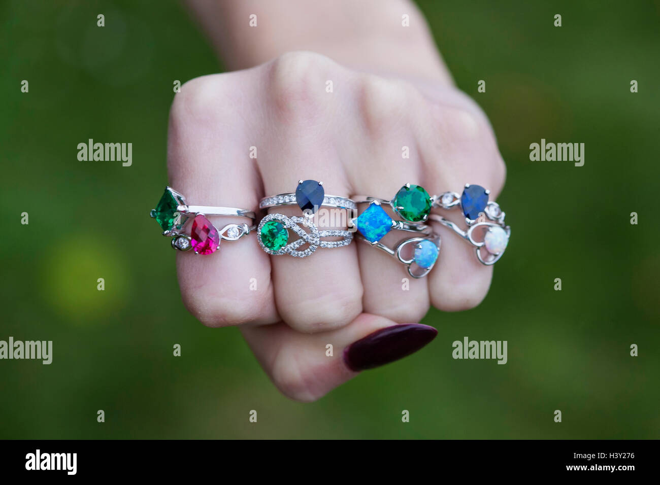 Engagement rings hi-res stock photography and images - Alamy
