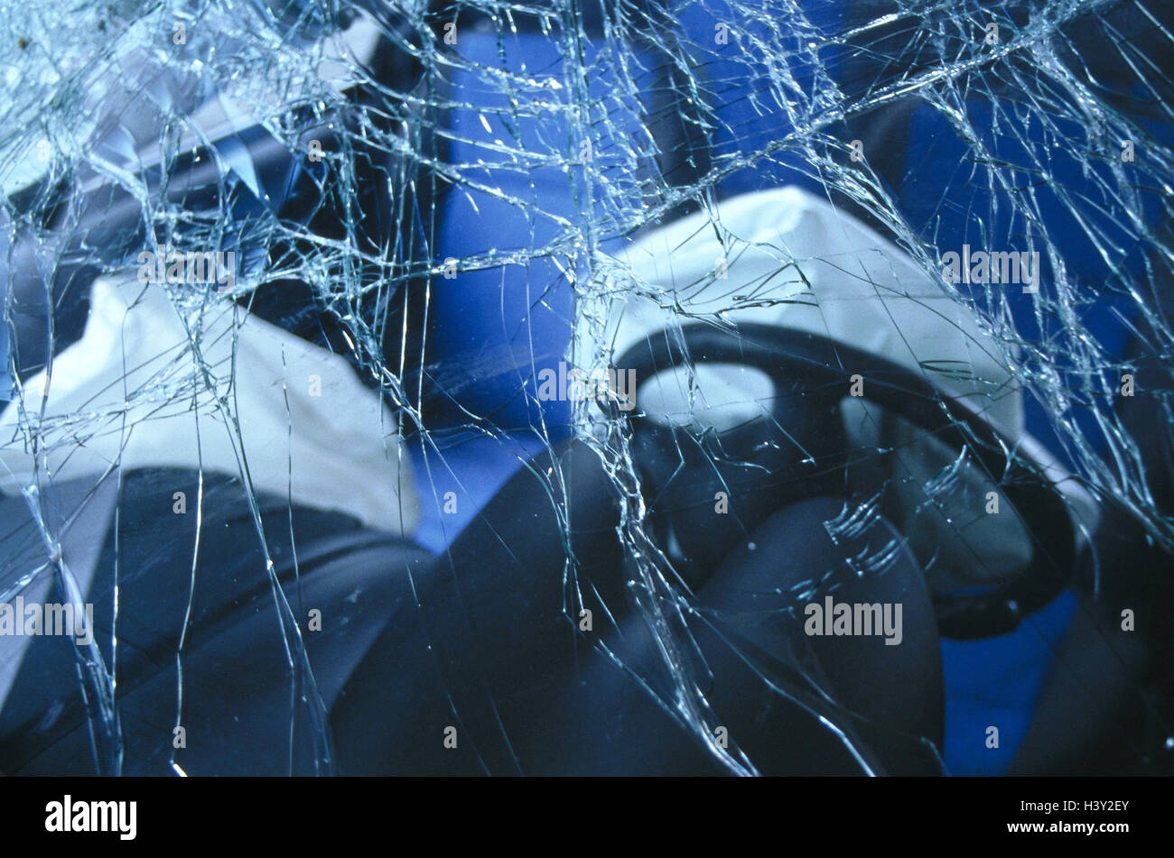 Shattered windscreen hi-res stock photography and images - Alamy