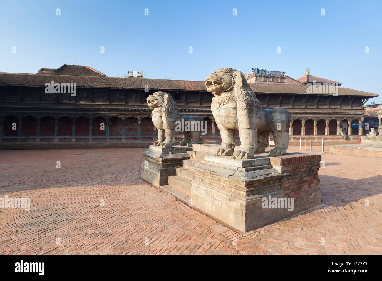 Indra statue hi-res stock photography and images - Alamy
