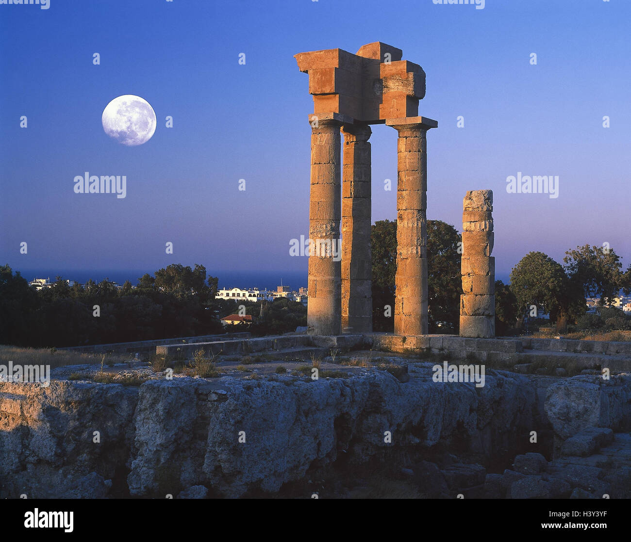 Greece, Rhodes, Rhodes town, Monte Smith, Apollo temple, ruin, evening ...