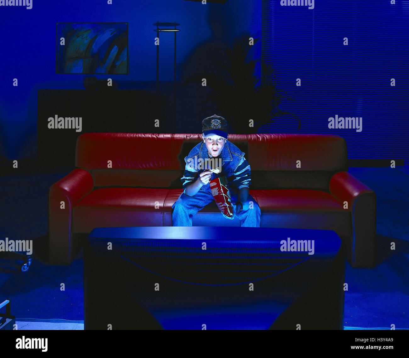 Child watch secretly hi-res stock photography and images - Alamy