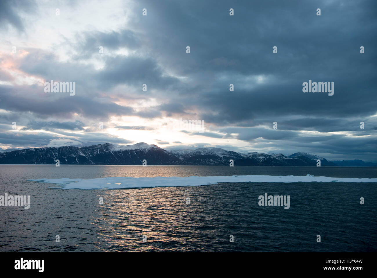 Sea level sunset hi-res stock photography and images - Alamy