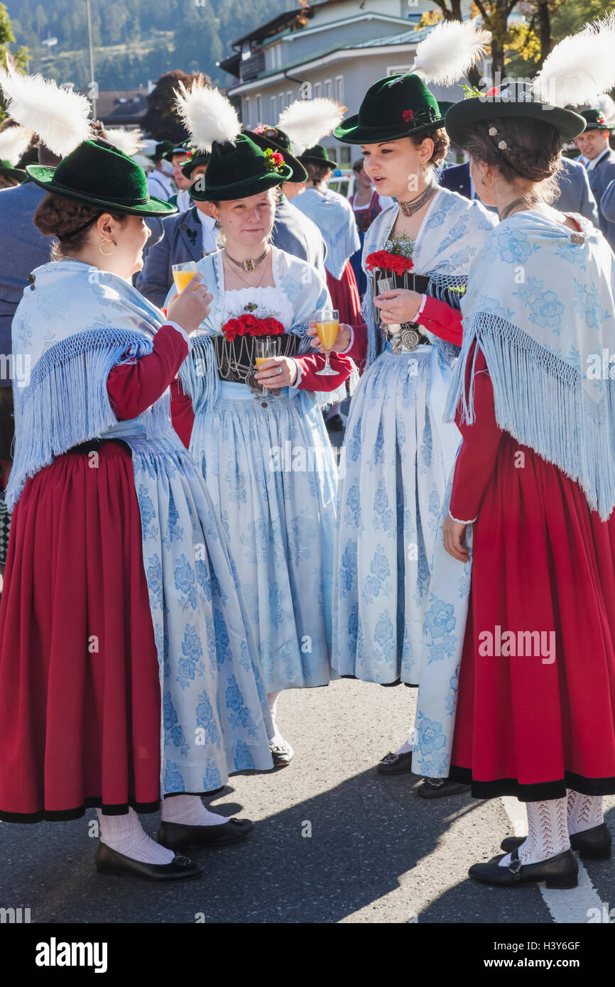 Germany, Bavaria, Garmisch-Partenkirchen, Bavarian Festival, Girls in ...