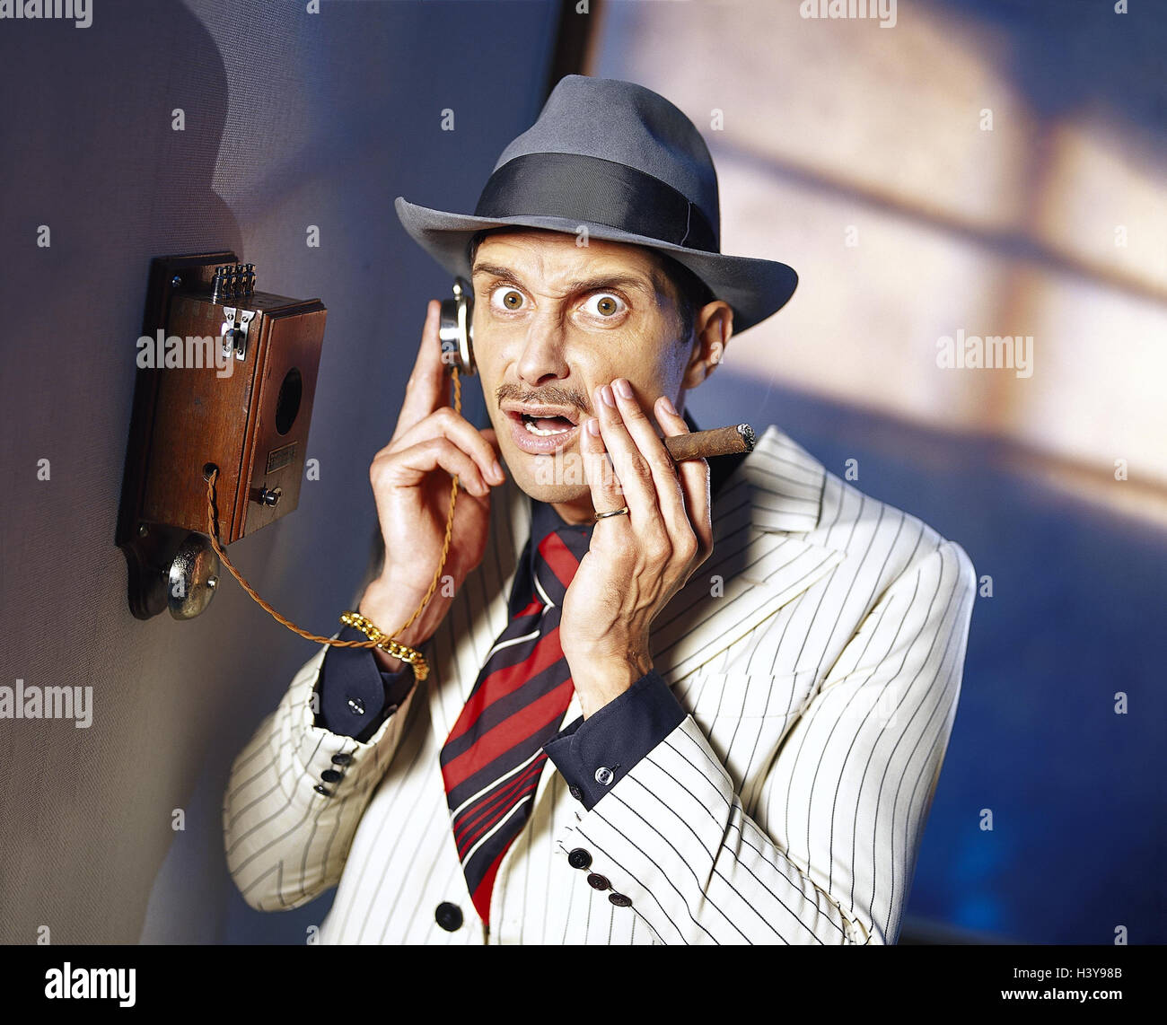 Nostalgia, man, suit, care, cigar, call up, smoke facial play, surprise ...