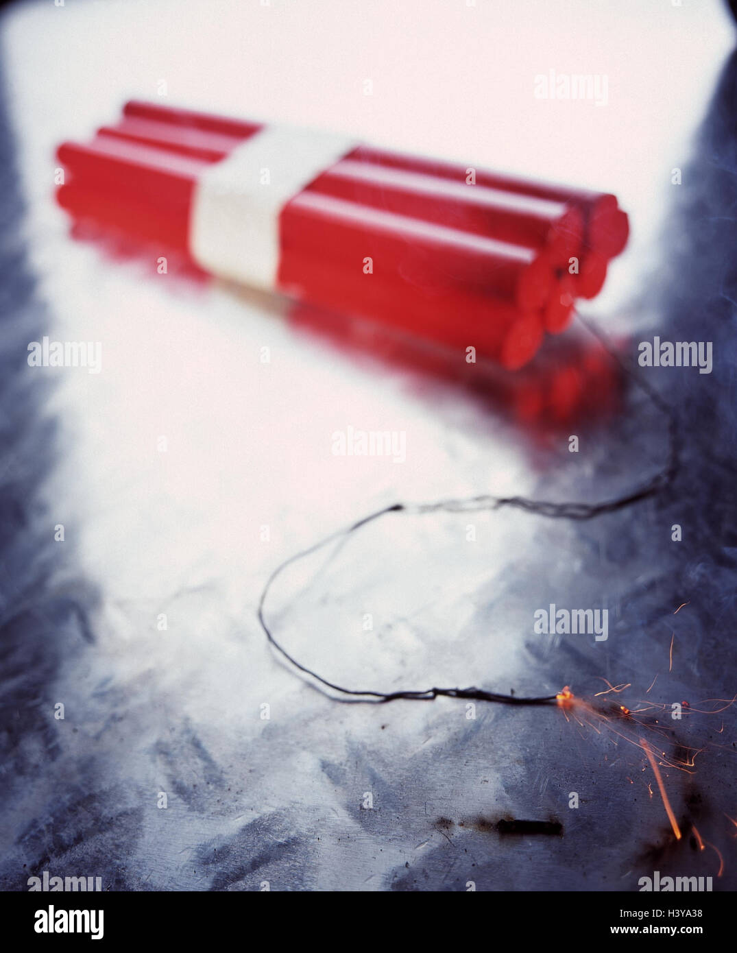 Dynamite Sticks Stock Photos & Dynamite Sticks Stock Images - Alamy