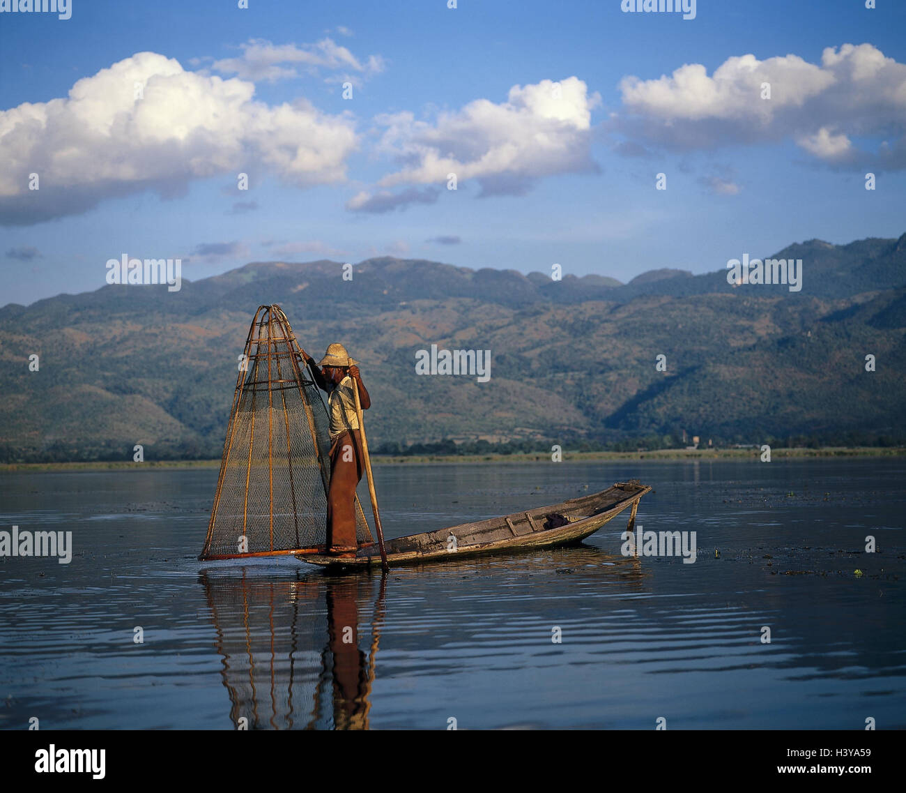 Burma, Myanmar, Inle lake, fishing boat, fisherman, fish basket ...