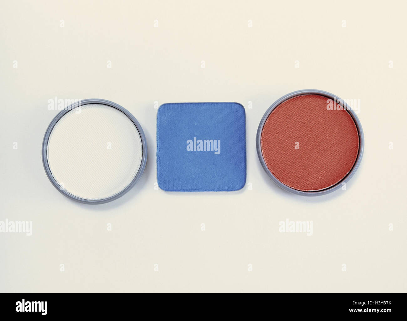 White vanity hi-res stock photography and images - Alamy