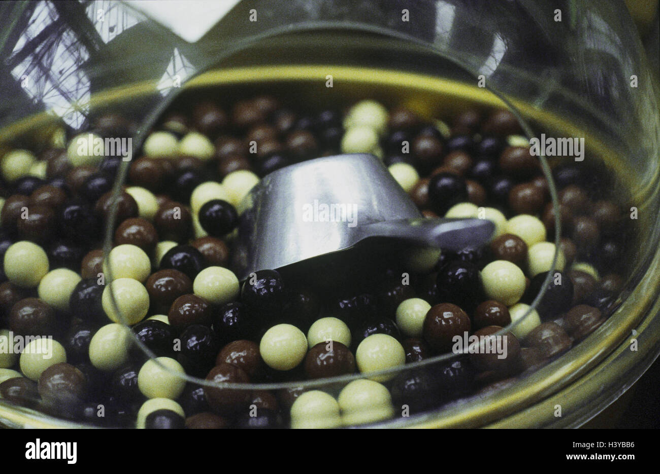 Candy, glass ball, chocolate sphere, differently, Still life, sweets ...