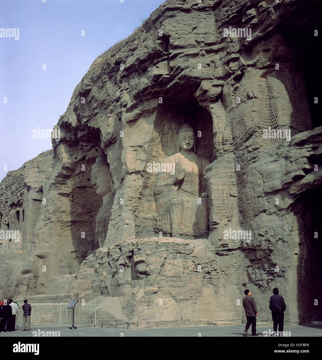 China, Shaanxi, Datong, rock temple, Buddha's statues, tourists, Shenxi ...