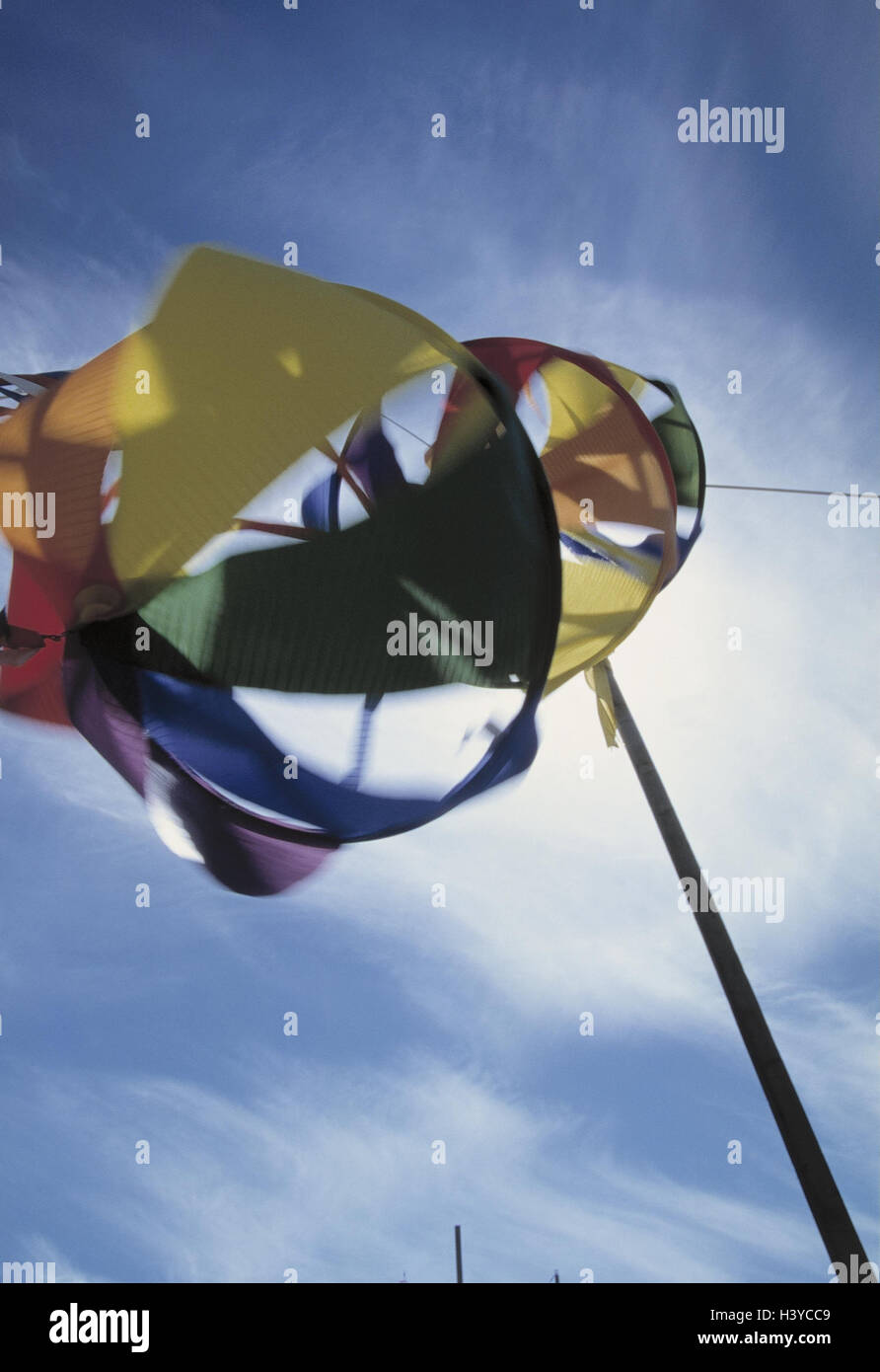 Wind game, Still life, product photography, wind dragons, wind, motion ...