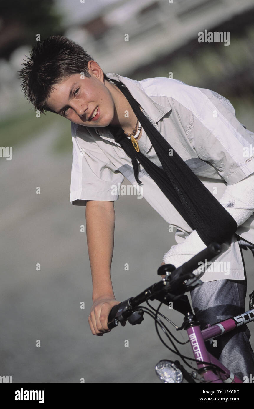 Boy, gypsum arm, bicycle, half portrait, teenager, teenager's boy ...