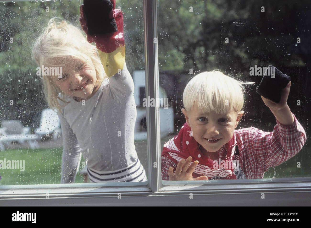 Children, window cleaning, detail, outside, girls, boy, siblings, 6 + 3 ...