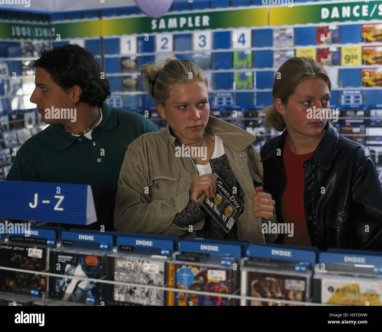 Teenagers, music business, girl, theft, CD supermarket, department ...