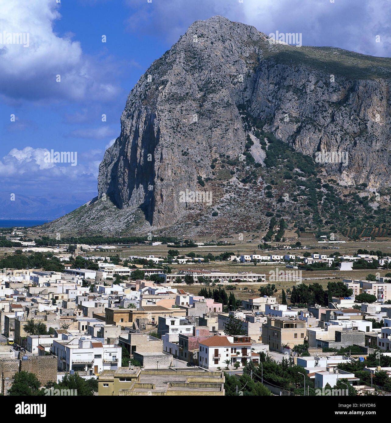Italy, Sicily, province Trapani, San Vito lo Capo, local view, rock ...