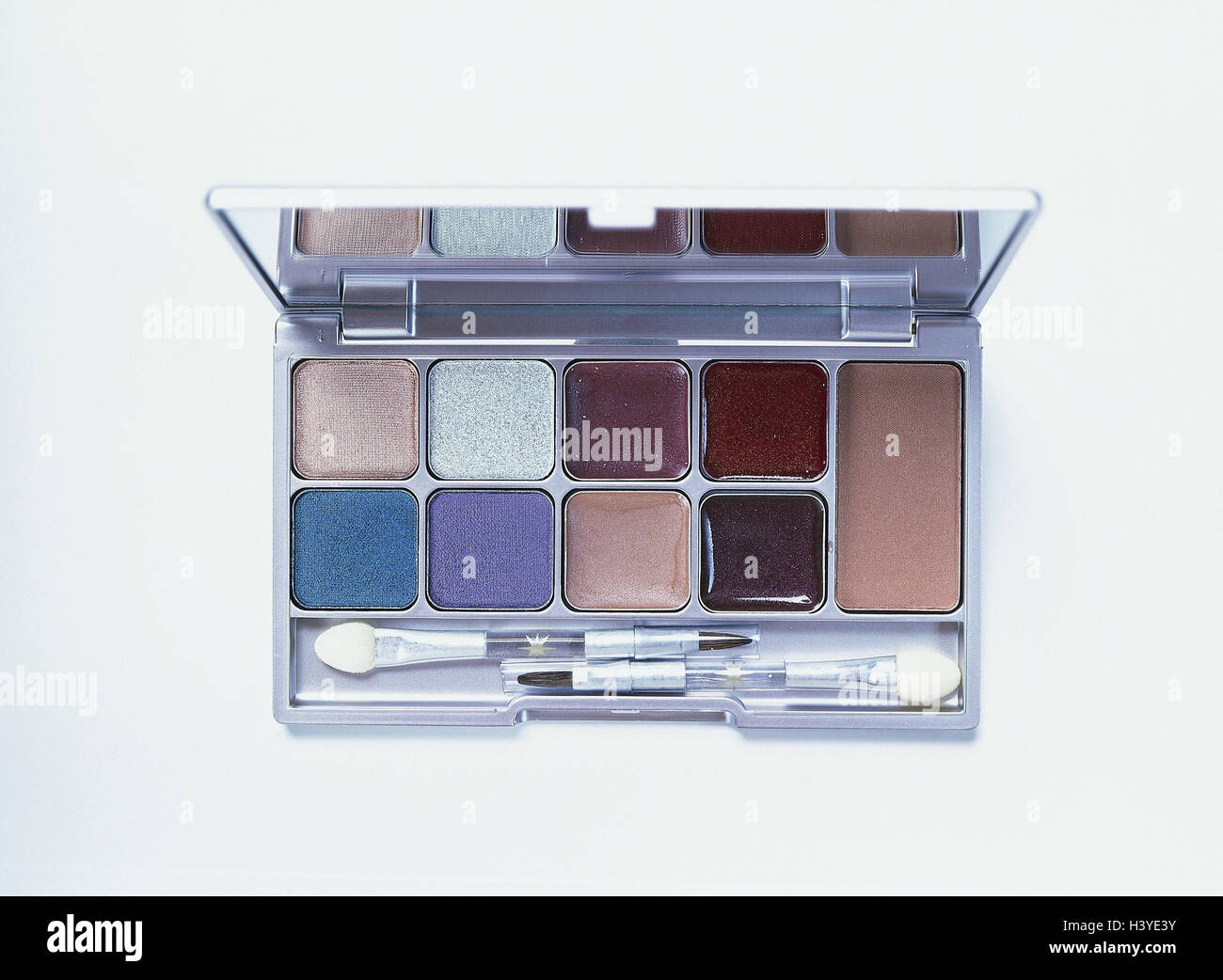 Cosmetics article hi-res stock photography and images - Alamy