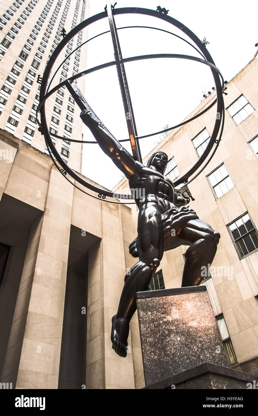 Atlas statue outside the Rockefeller Centre, Manhatttan, New York Stock ...