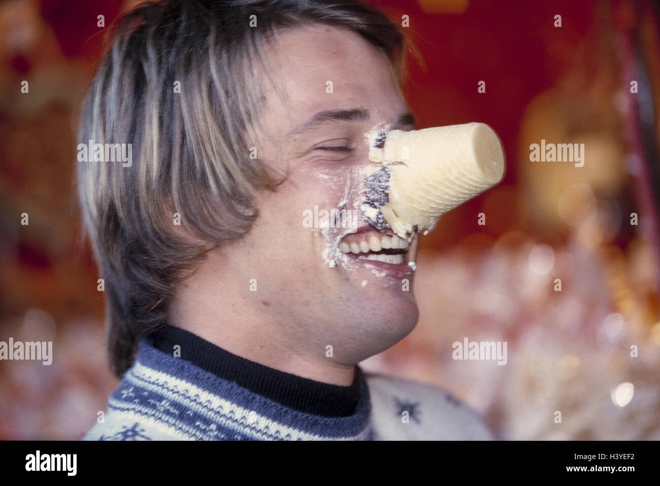 Man, laugh young, fun, nose, froth waffle, portrait, outside ...