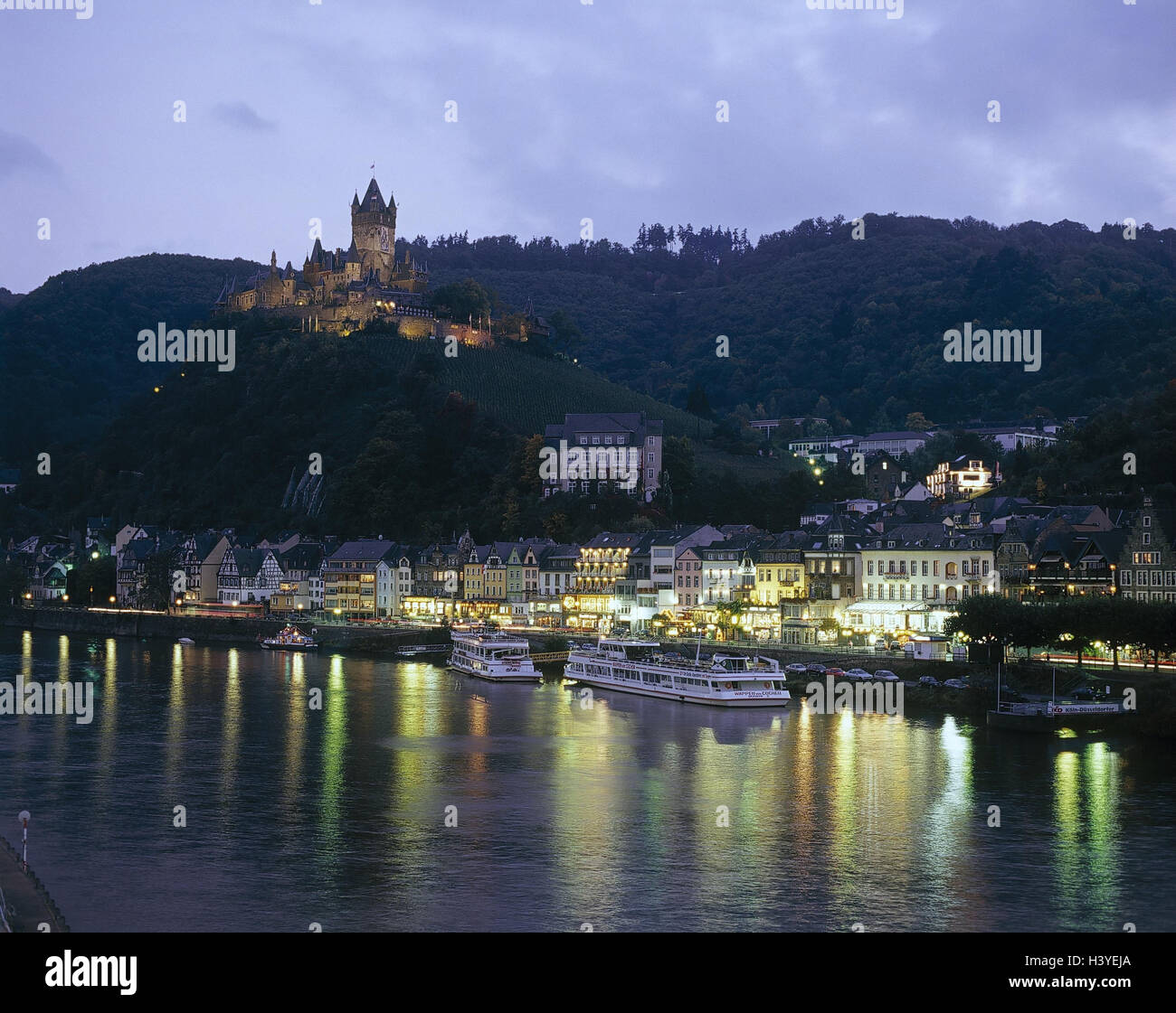 Builds in 1000 from count palatine ezzo hi-res stock photography and ...