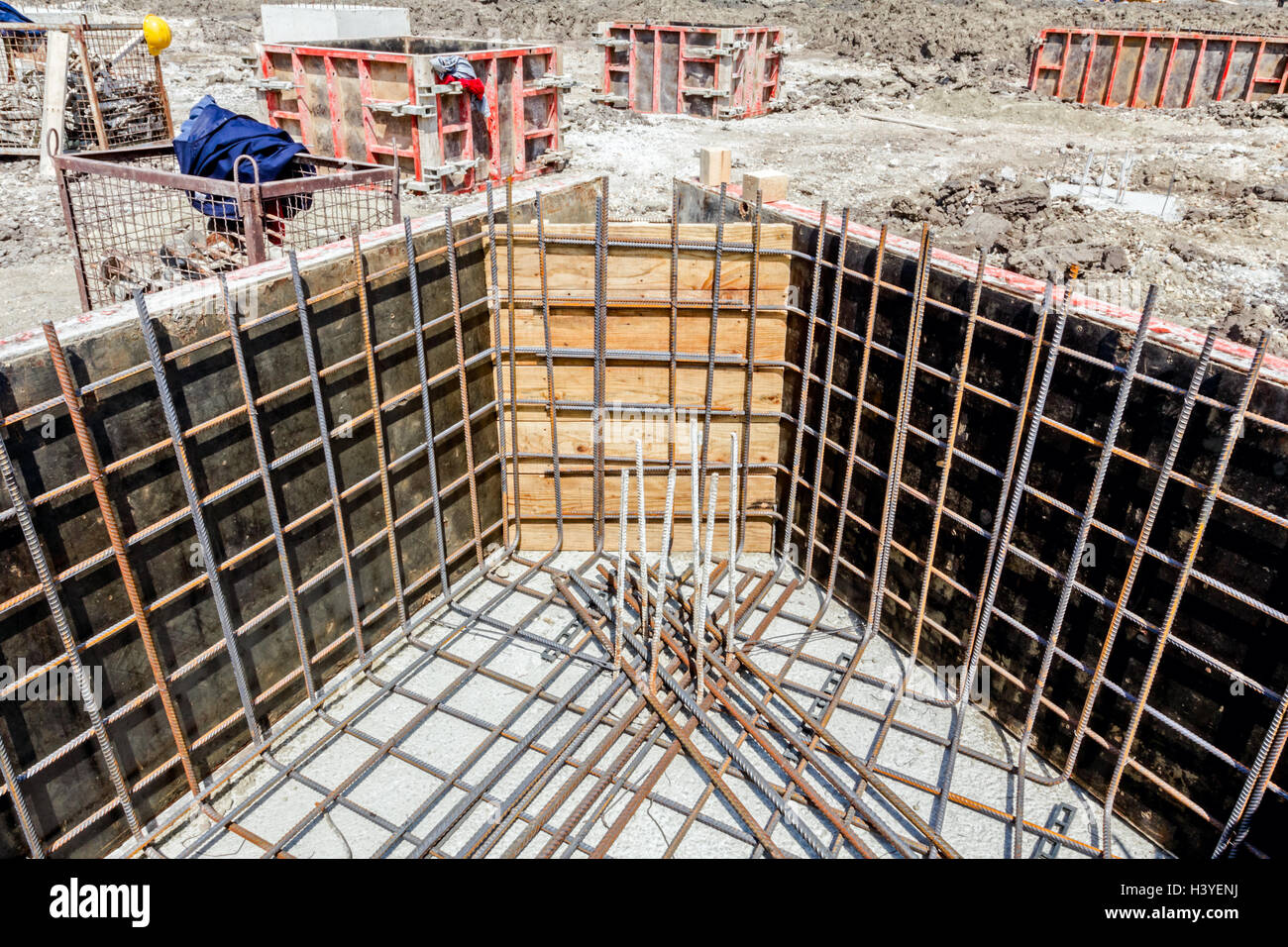 Steel skeleton building foundation frame hi-res stock photography and ...