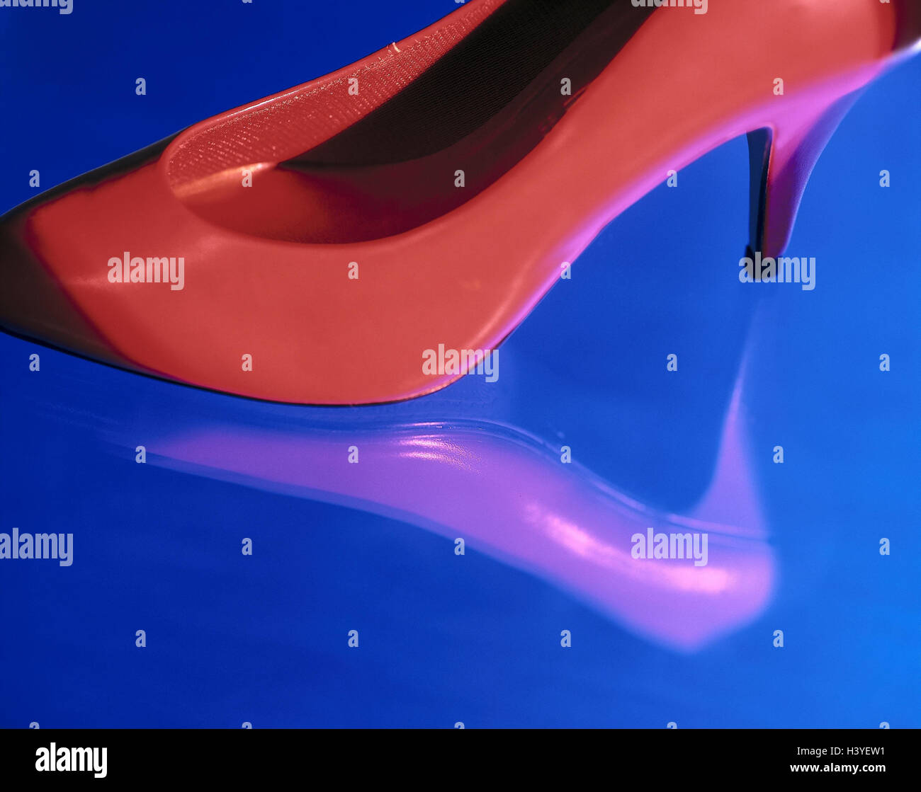 Pump, red, mirroring, product photography, fashion, shoe, paragraph ...