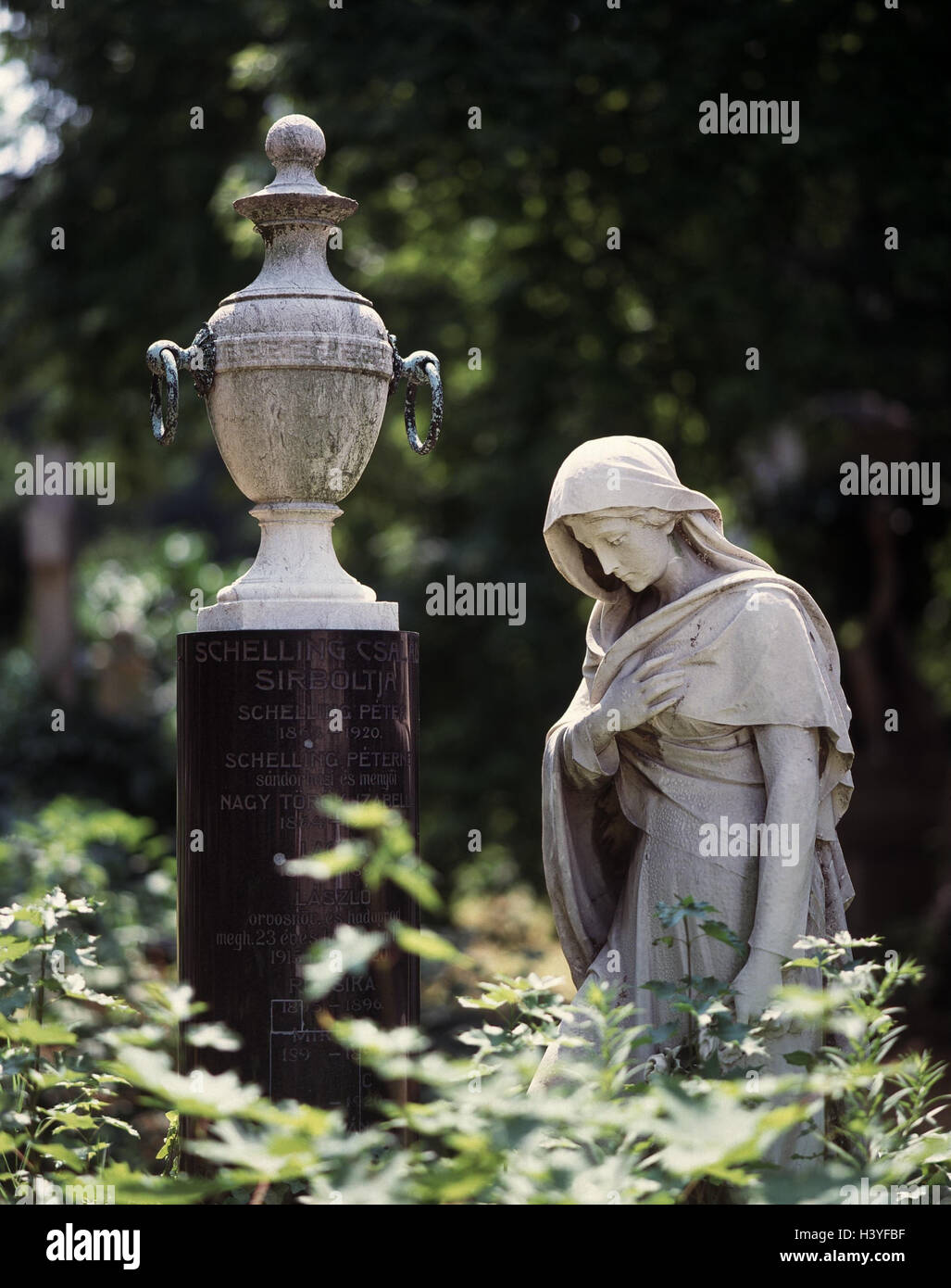 Budapest public cemetery hi-res stock photography and images - Alamy