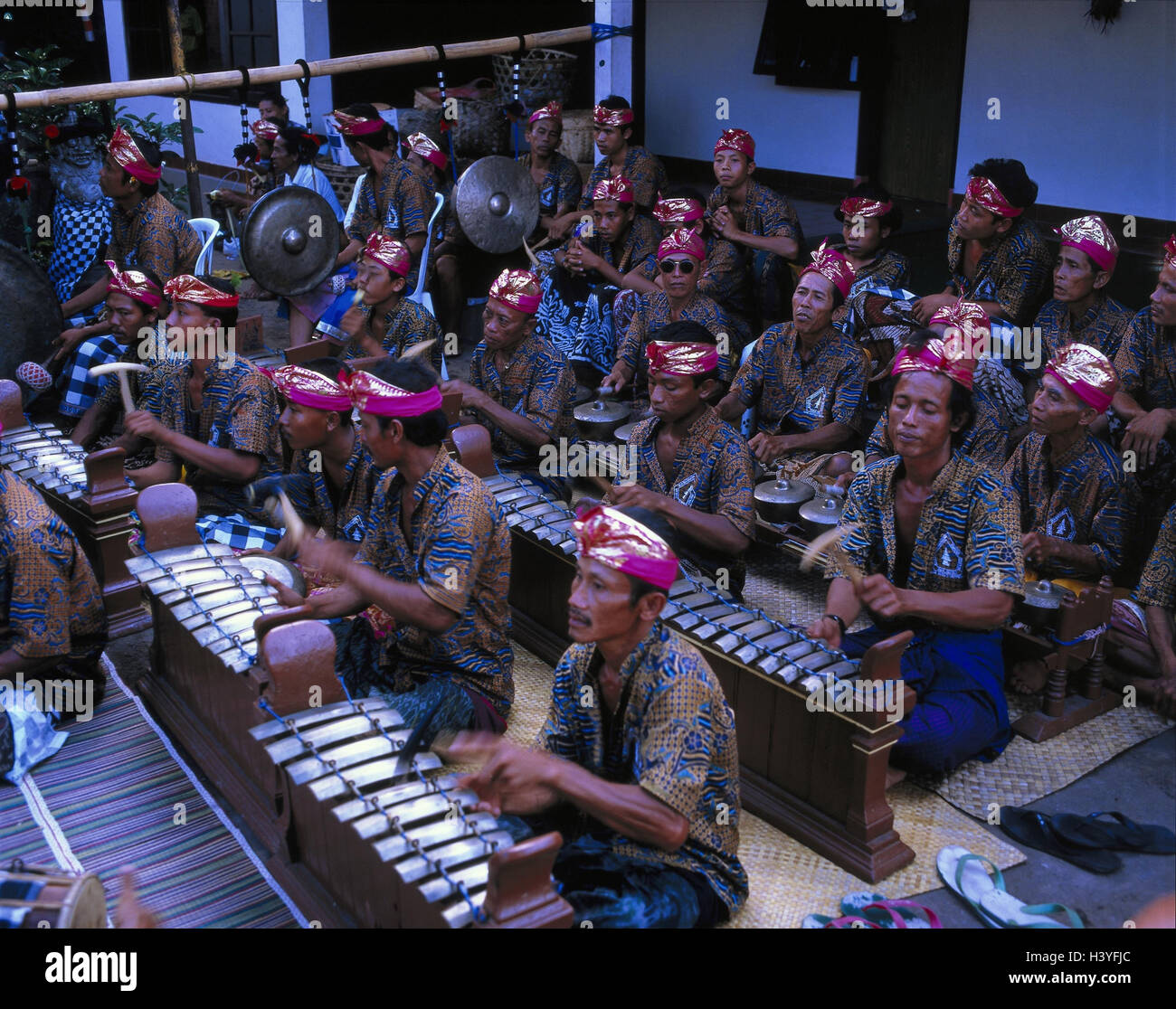 Xylophones hi-res stock photography and images - Alamy