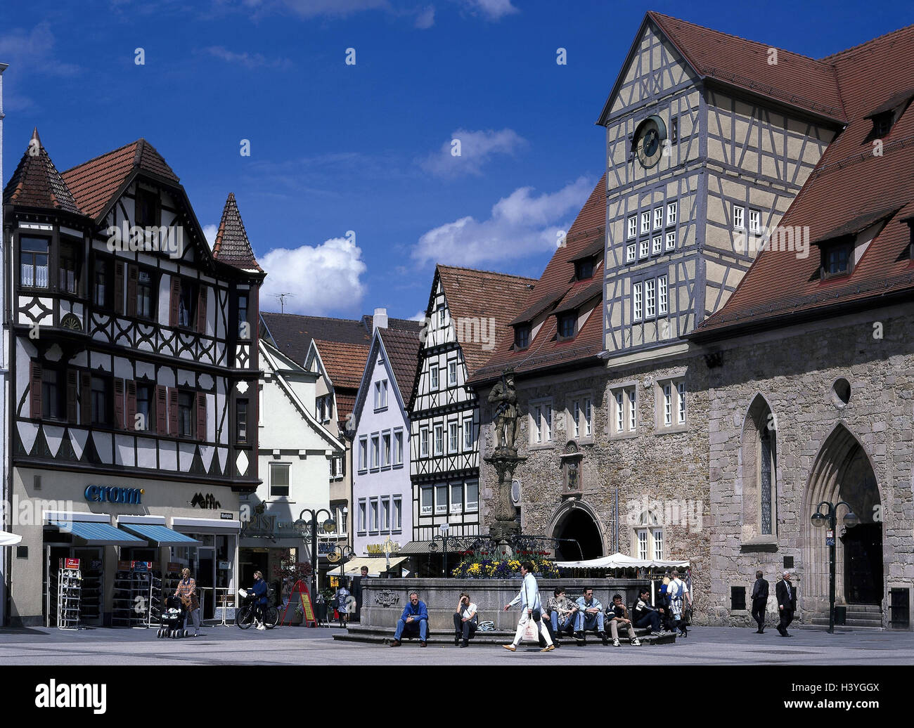 Germany, Baden-Wurttemberg, Reutlingen, marketplace, market well ...