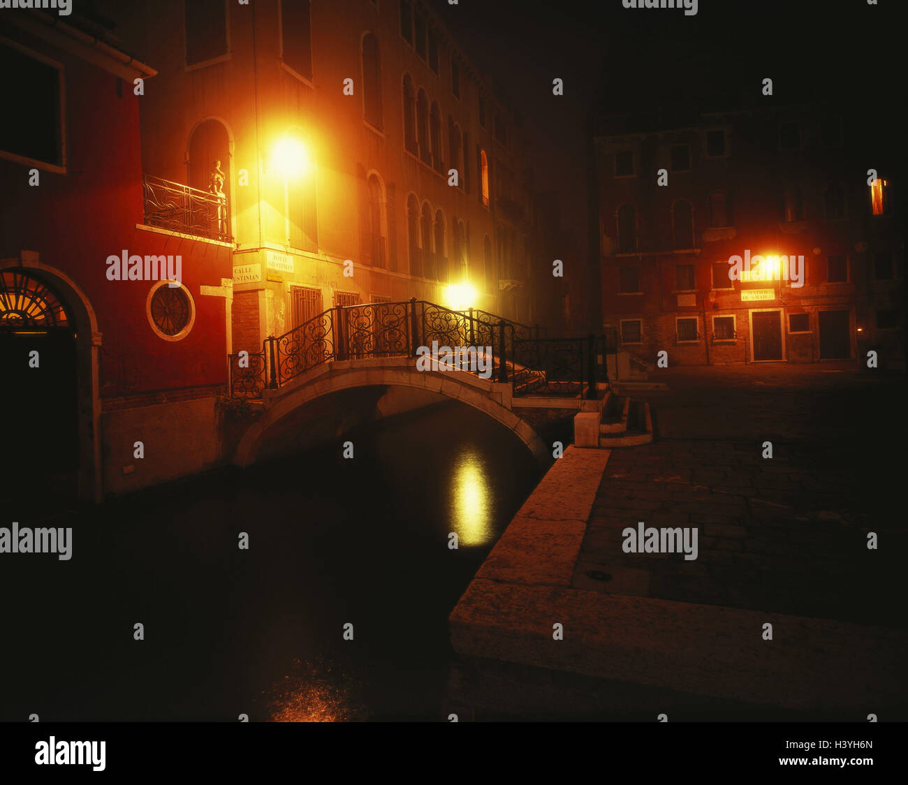Palazzo giustinian hi-res stock photography and images - Alamy