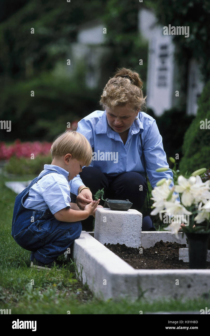 Mother, son, cemetery, tomb care woman, child, tomb, tomb, cemetery ...
