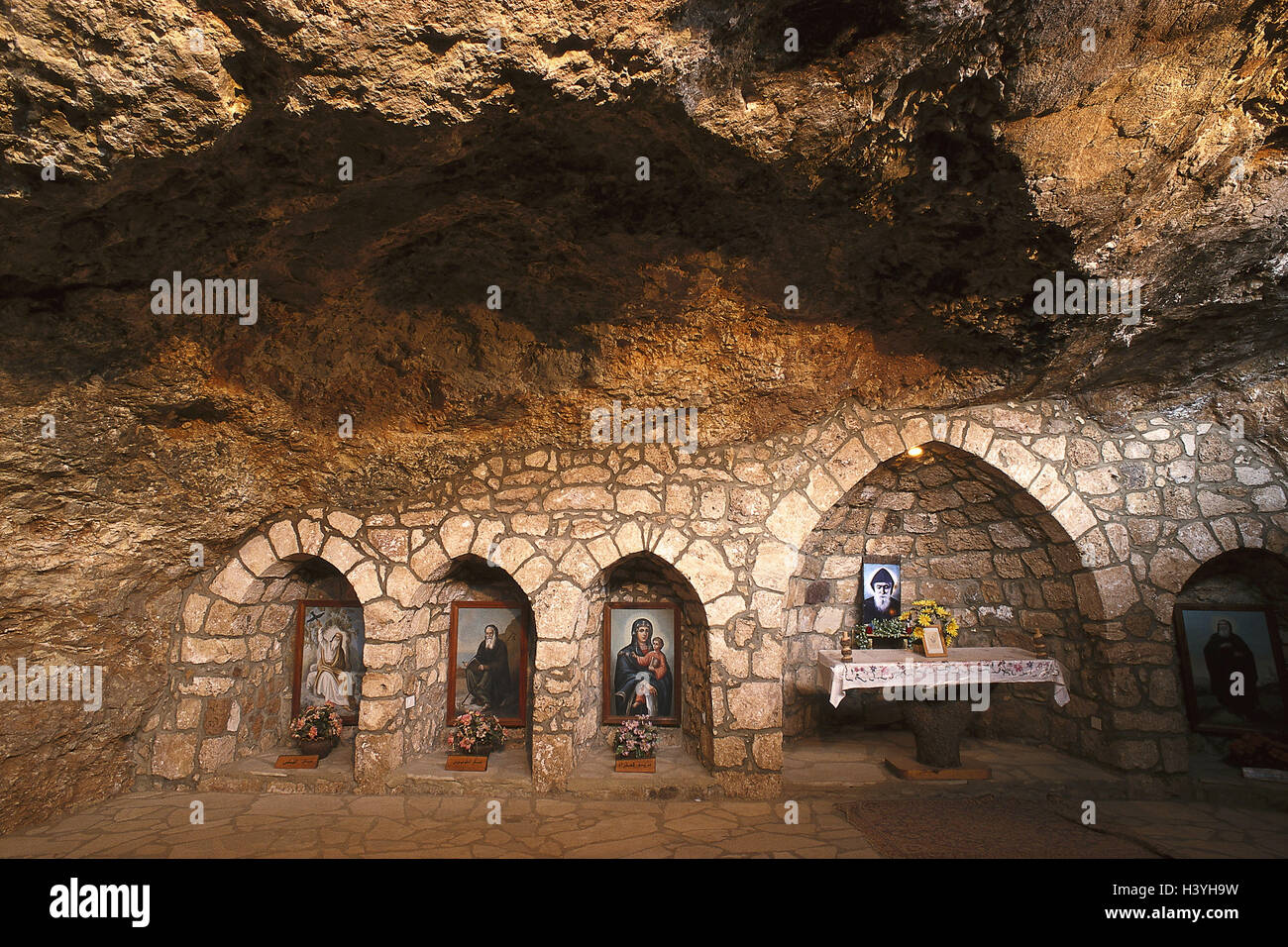 Lebanon, Libanongebirge, Qadisha valley, cloister Mar Lichaa, niches ...