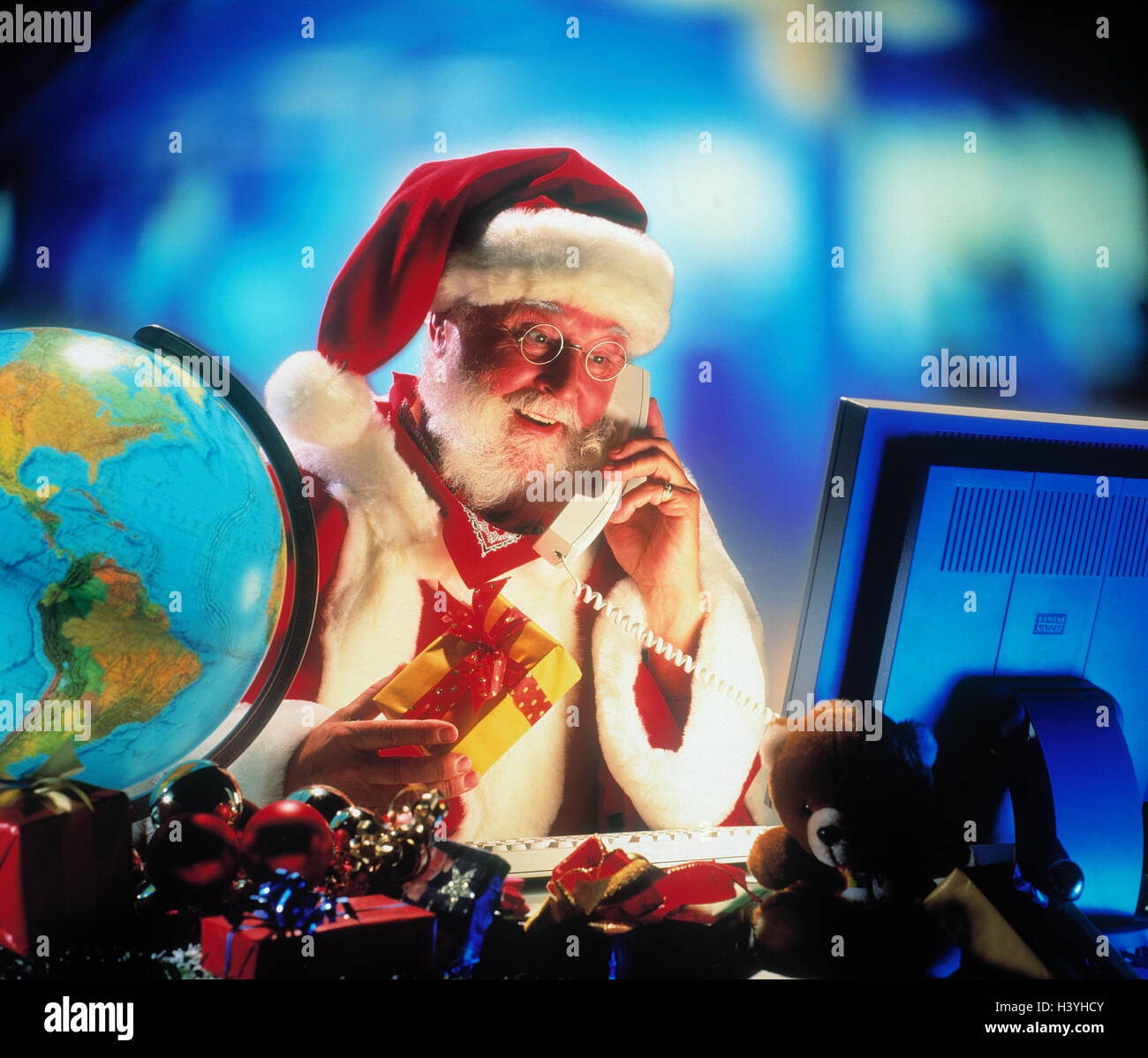 Santa Claus, computer, call up, presents, globe Nicholas, flat screen ...