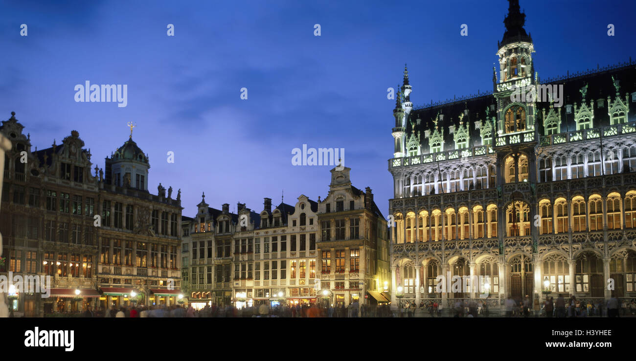 Belgium, Brussels, grandee Place, passer-by, evening, town, capital ...