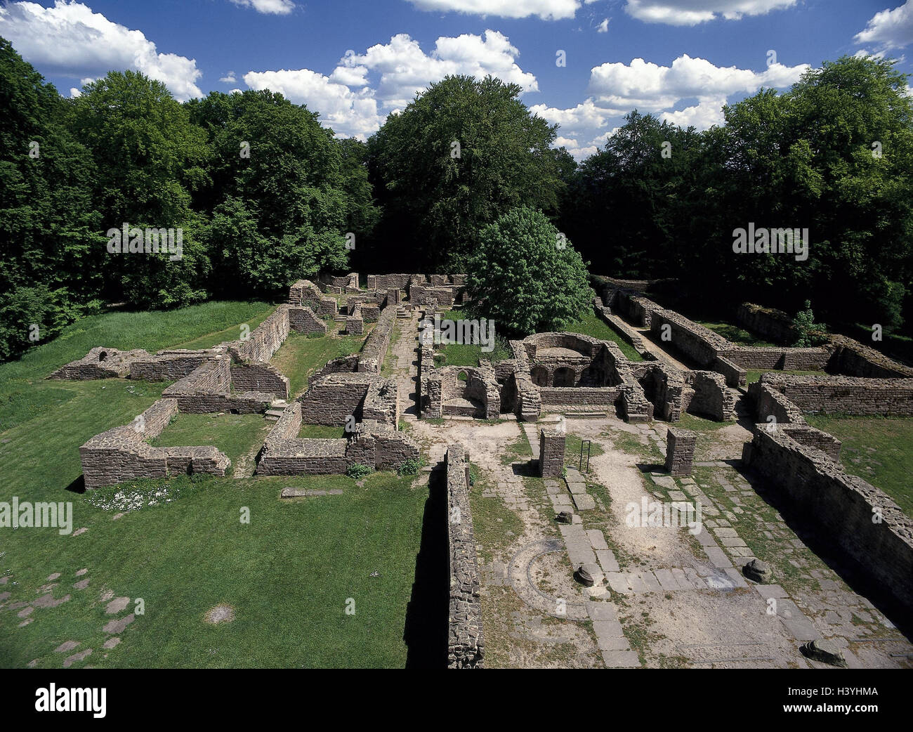 Cloister foundation walls hi-res stock photography and images - Alamy