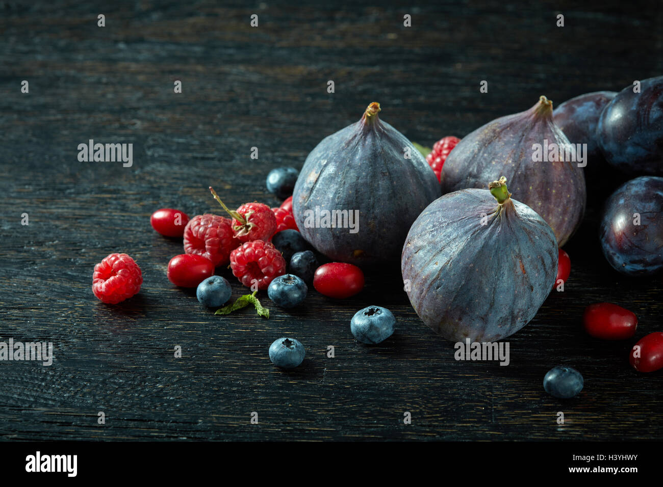 Fresh figs of different varieties berries Stock Photo - Alamy