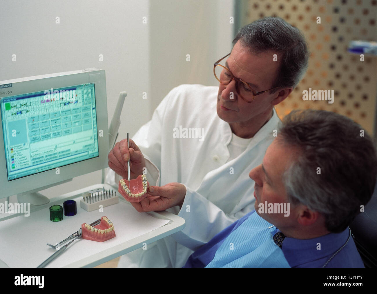 Practise, dentist, patient, conversation, bite model, computer, wax ...