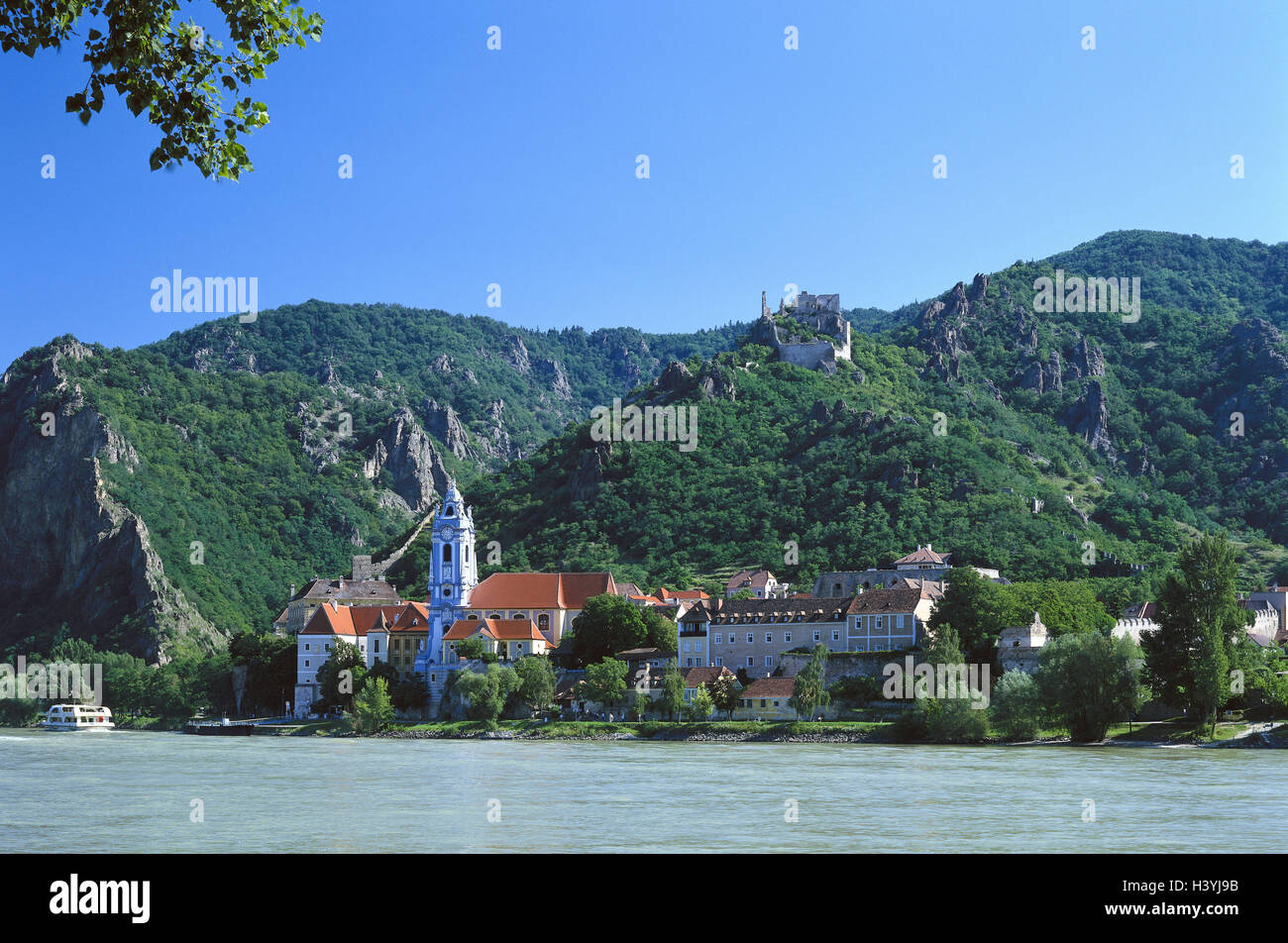 Austria, Lower Austria, Wachau-Dürnstein, local view, the Danube Stock ...