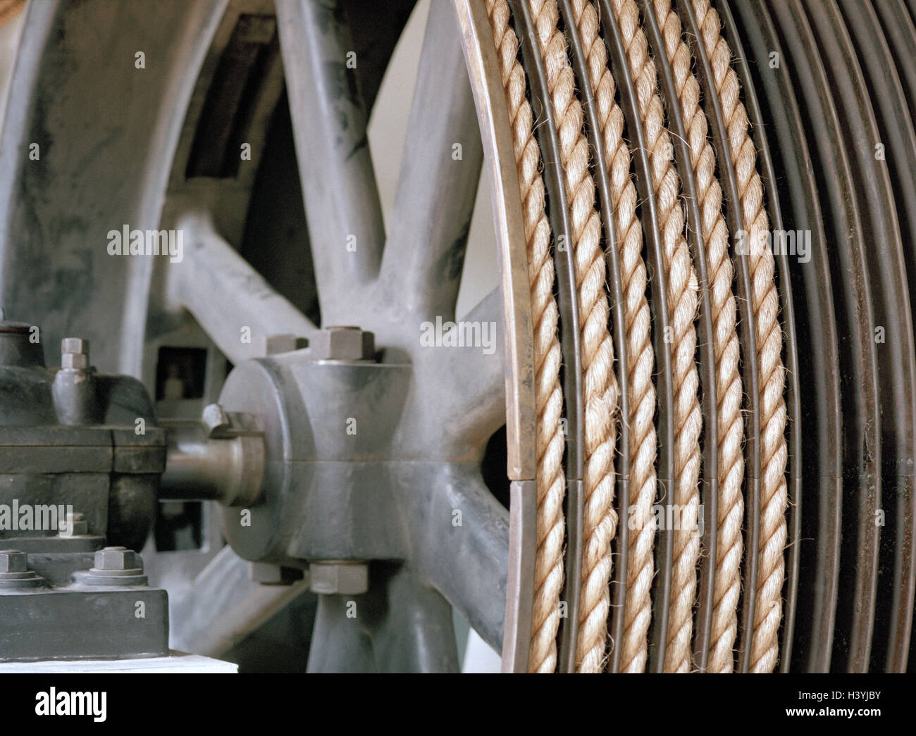 Steam engine, flywheel, ropes, detail, machine, steampowered, spokes ...