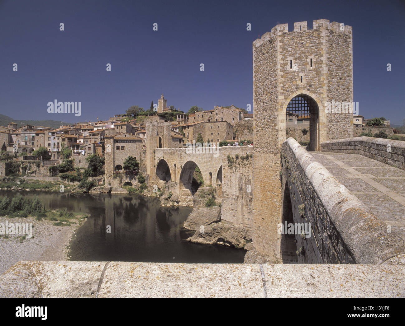 Spain catalonia besalu town hi-res stock photography and images - Alamy