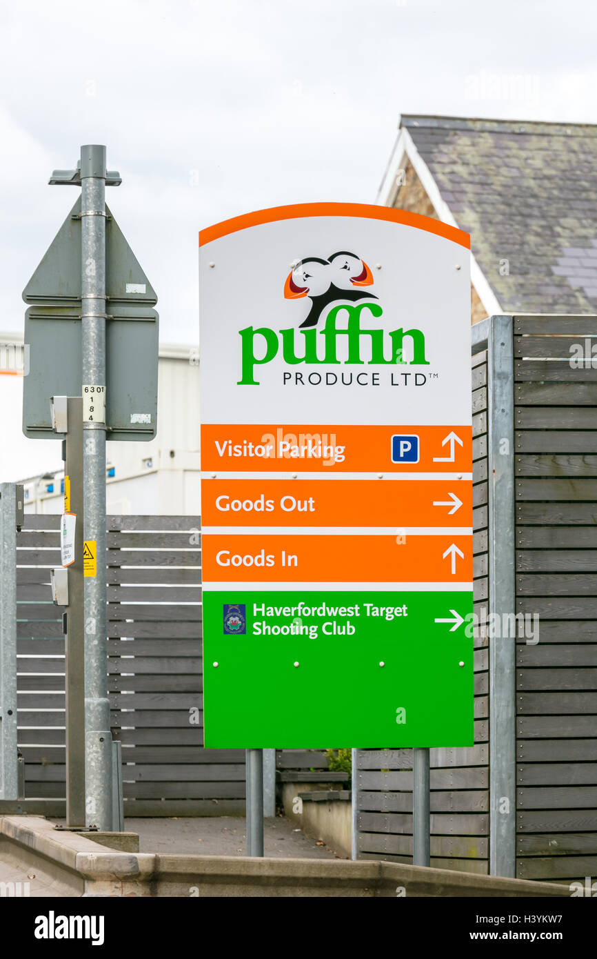 Puffin gate hi-res stock photography and images - Alamy