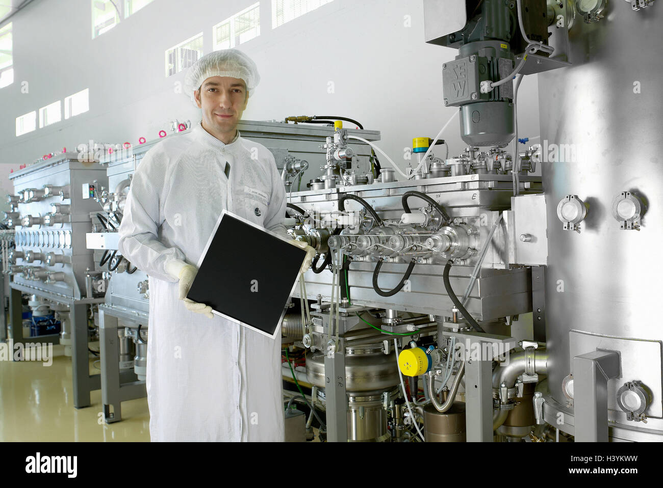 Clean room, worker, protective clothing, C sharp solar cell, detail ...