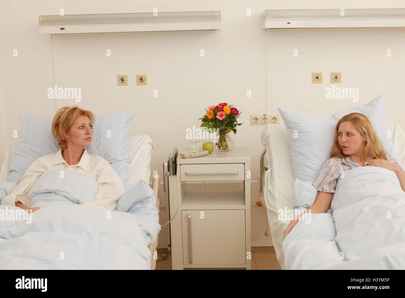 Hospital, twin-bedded room, patients, entertainment, seriously ...