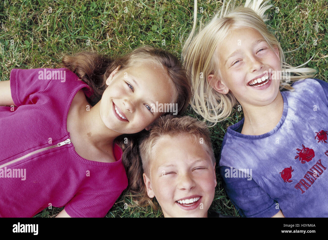 Girls laugh at boy hi-res stock photography and images - Alamy