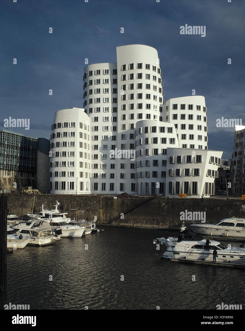 Germany, Dusseldorf, yacht harbour, building, architect, Gehry, Gehry ...