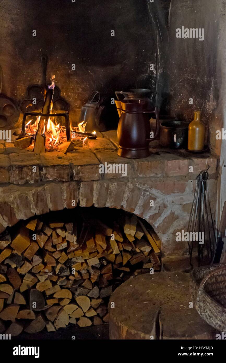 Old open fire hi-res stock photography and images - Alamy