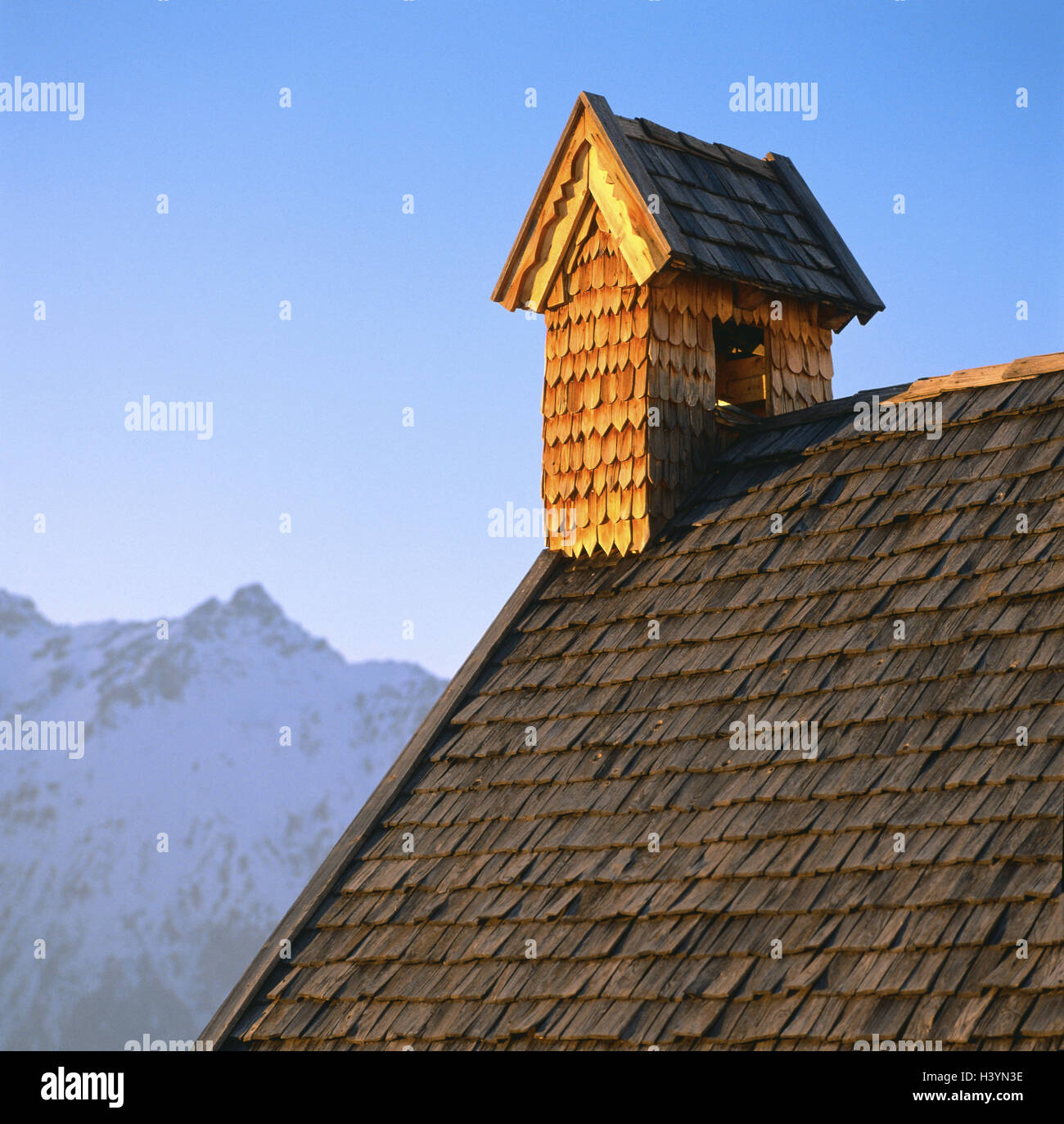 Austria, Tyrol, Nauders, band, shingle roof, mountains, detail ...