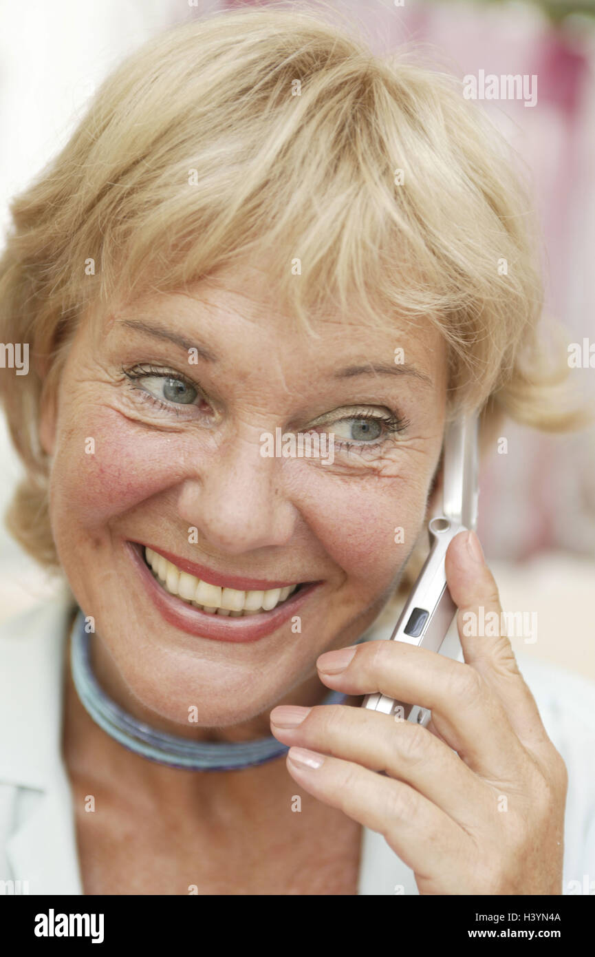 Woman, middle old person, mobile phone, call up, listen portrait, 50-60 ...