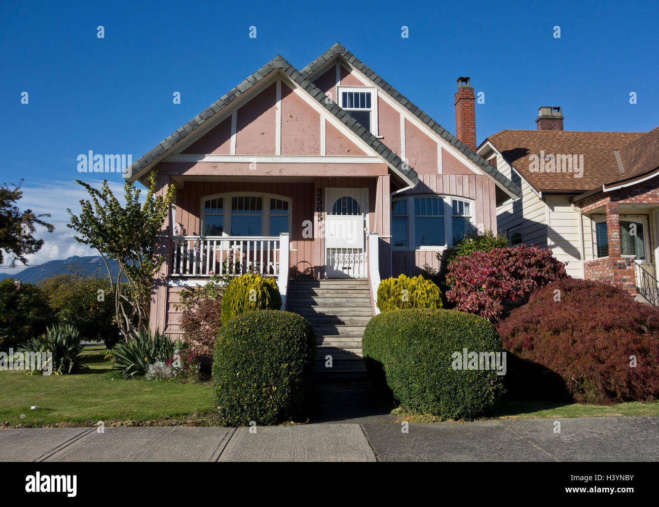 1920s bungalow hi-res stock photography and images - Alamy