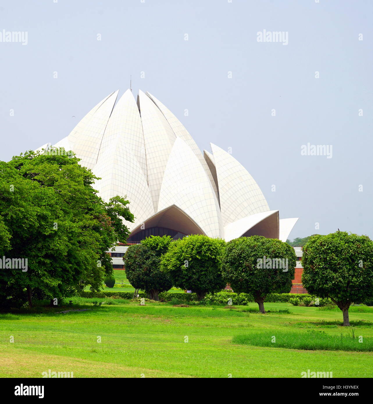 Exterior view of the Lotus Temple, a Baha'i House of Worship, in New ...